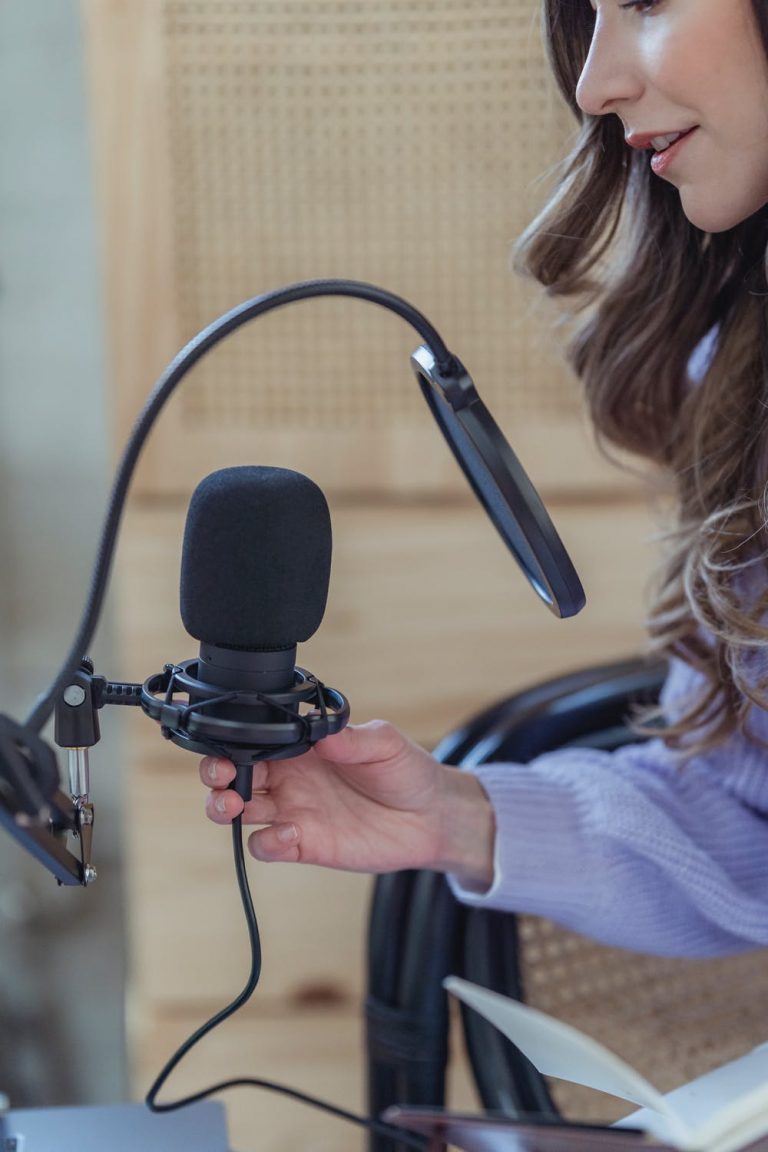 7 Best Microphones For Webinar Hosting in 2022